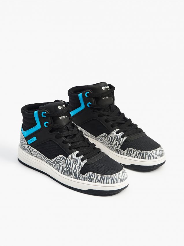 Oткрийте най-новите тенденции в колекциите, за мъже и жени, на Cropp ...