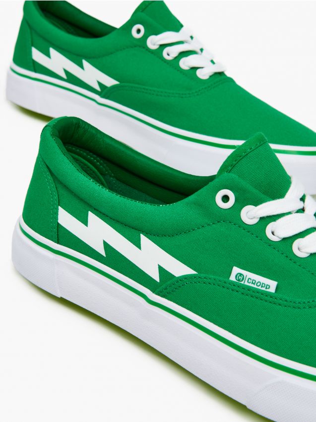 Kollektionen für Damen und Herren bei Cropp - Entdecke die neusten ...