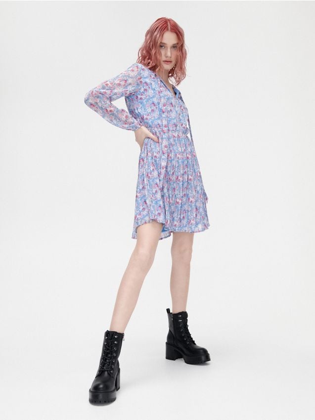 Sukienki wyprzedaż do -70% online | Cropp