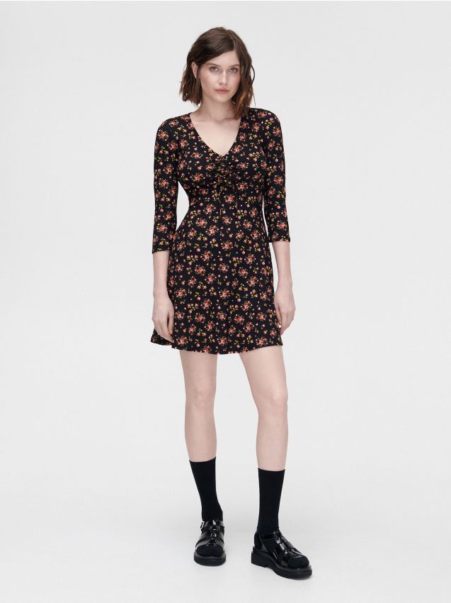 Sukienki młodzieżowe damskie | Cropp