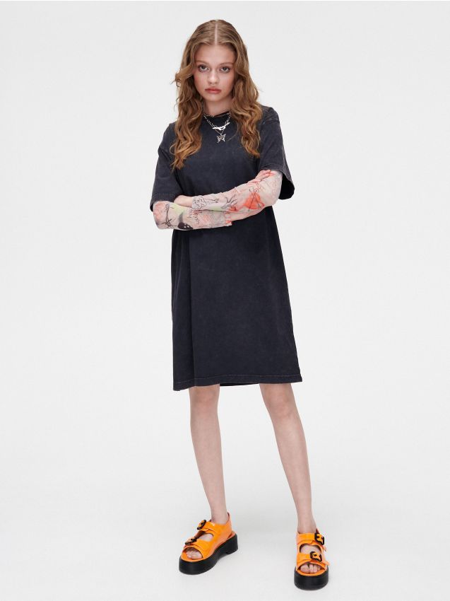 Sukienki młodzieżowe damskie | Cropp