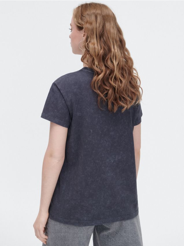 Kollektionen für Damen und Herren bei Cropp - Entdecke die neusten ...