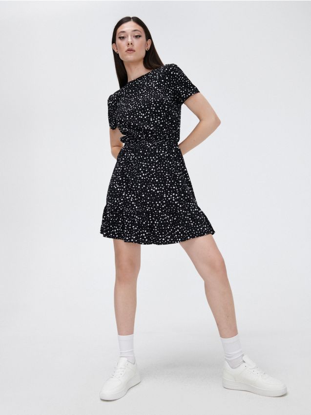 Sukienki młodzieżowe damskie | Cropp