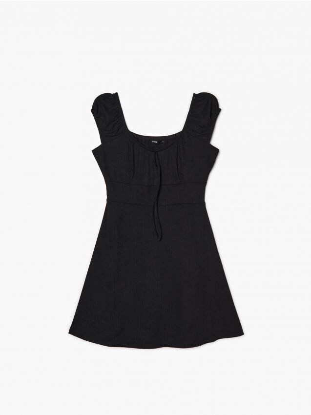 Sukienki młodzieżowe damskie | Cropp